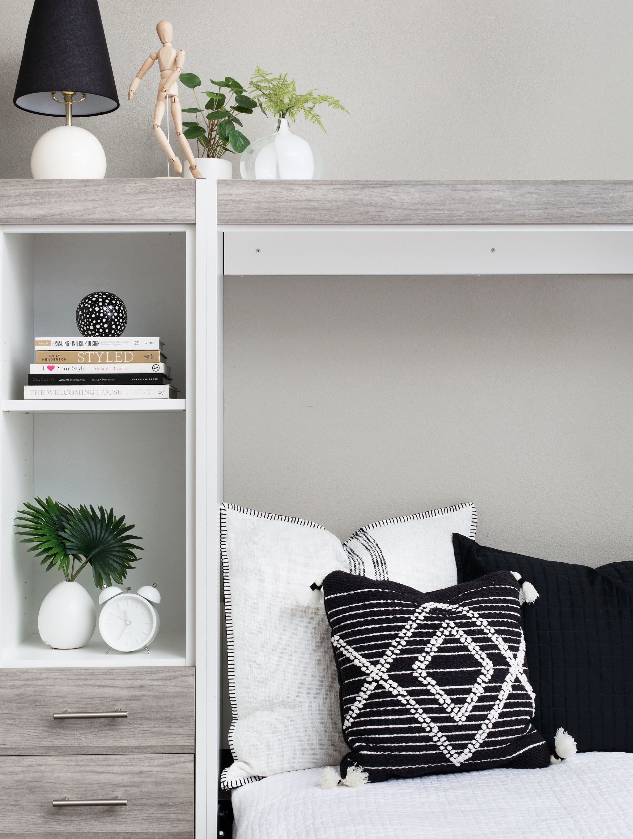 Designer Talk: Six Tips for Great Shelfies with Cyndi Nevin